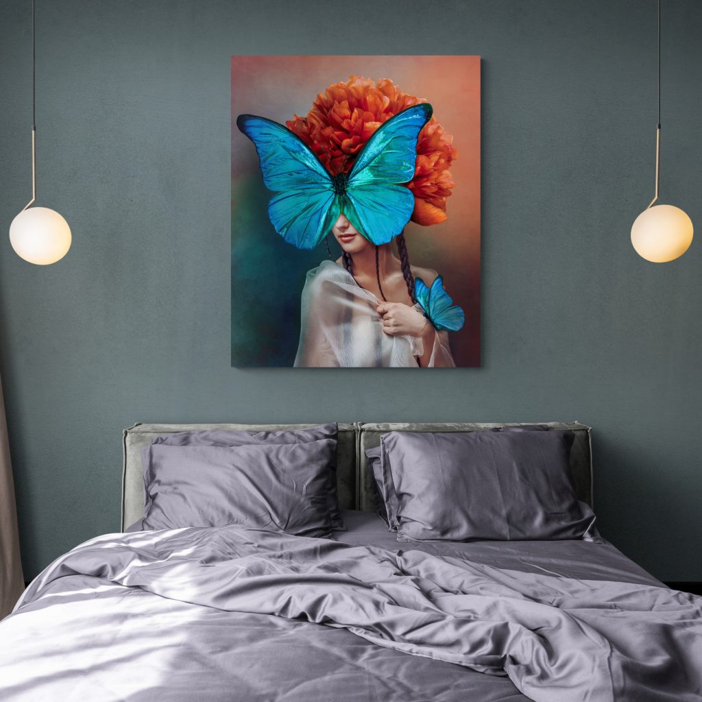 Nadrealni portret žene s leptirima i cvijetom božura - Ziriz - Canvas shop